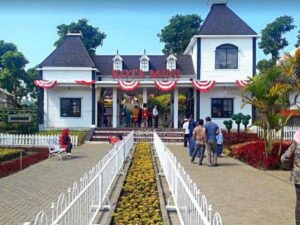 FLOATING MARKET Lembang - Tiket Masuk, Aktivitas dan Fasilitas ...