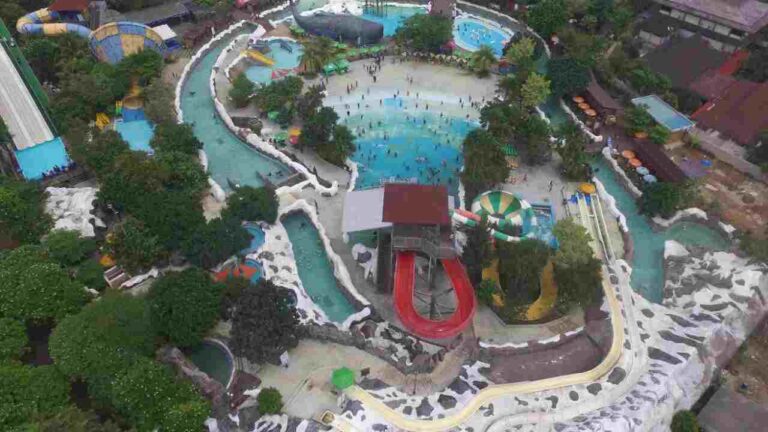 SNOWBAY WATERPARK Tiket dan 10 Wahana Terbaik