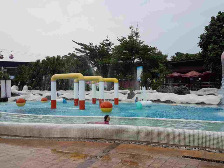 SNOWBAY WATERPARK Tiket dan 10 Wahana Terbaik