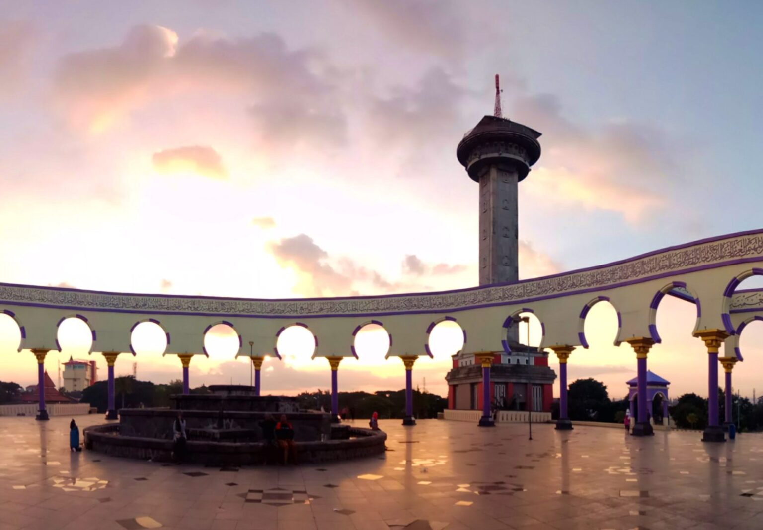 Masjid Agung Jawa Tengah Tiket & Kemegahan Arsitektur - Oktober 2025