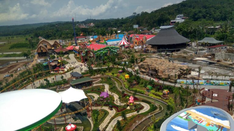 Saloka Park Harga Tiket Masuk dan 7 Wahana Seru Desember 2023