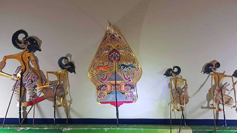 MUSEUM RONGGOWARSITO Tiket Masuk dan Koleksi - September 2025