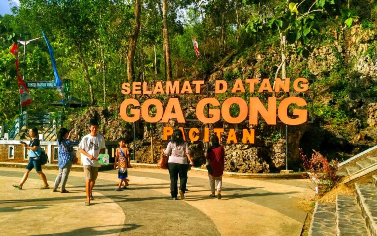 GOA GONG PACITAN Tiket Masuk, Pesona dan Fasilitas - Oktober 2025