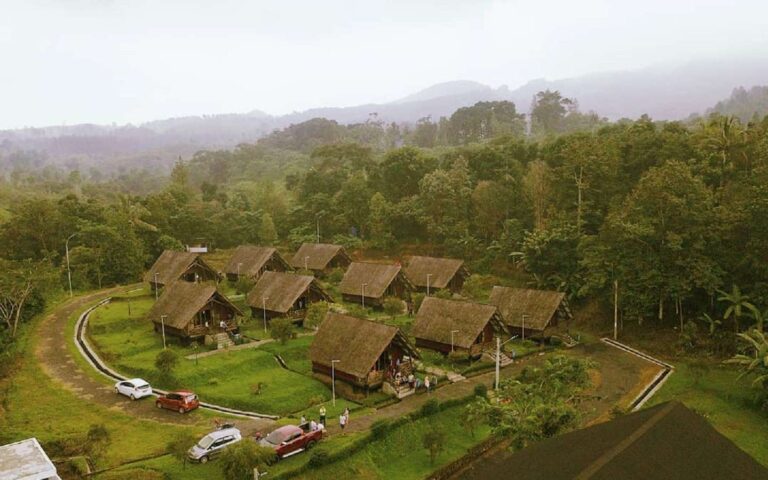 KEBUN RAYA KUNINGAN Tiket Masuk dan Daya Tarik - Oktober 2025