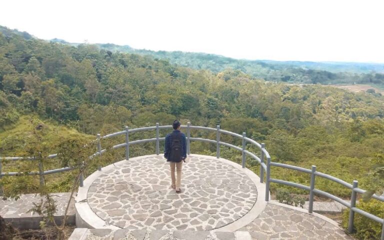 KEBUN RAYA KUNINGAN Tiket Masuk dan Daya Tarik - Oktober 2025