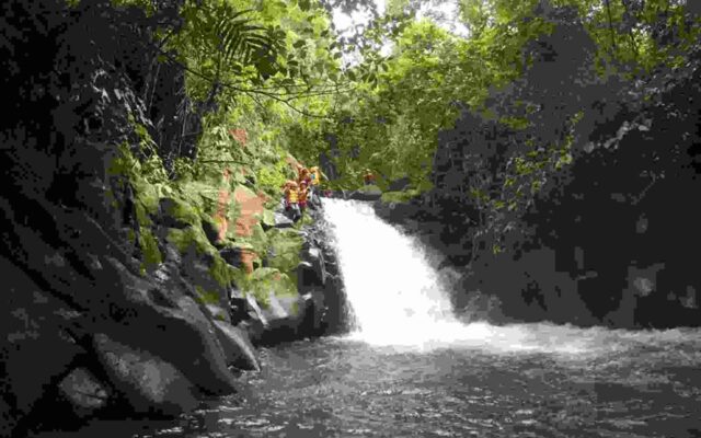 CURUG NAGA Bogor Wisata Penuh Tantangan - Oktober 2025