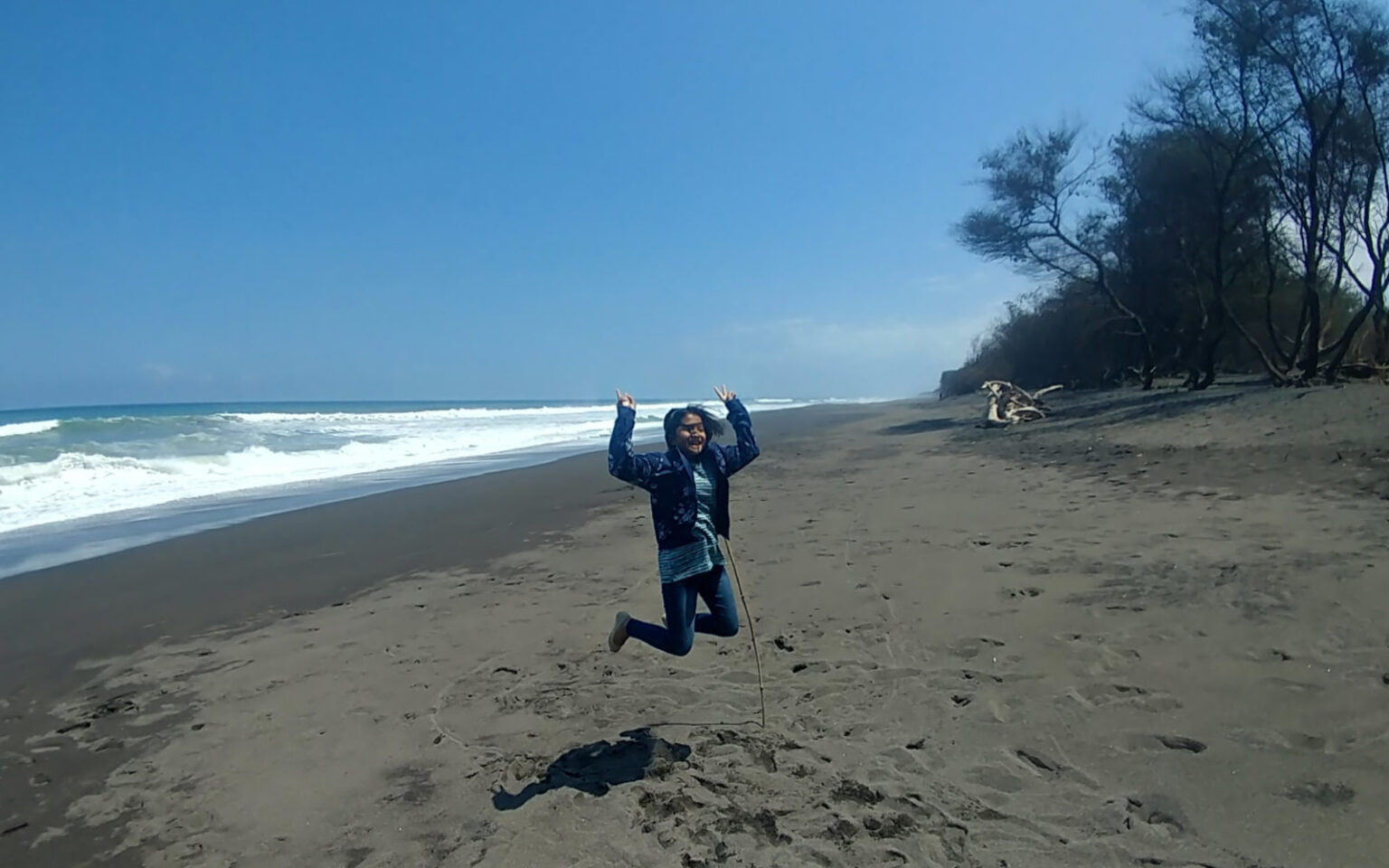 Pantai GOA CEMARA Tiket Masuk dan Aktivitas - September 2025