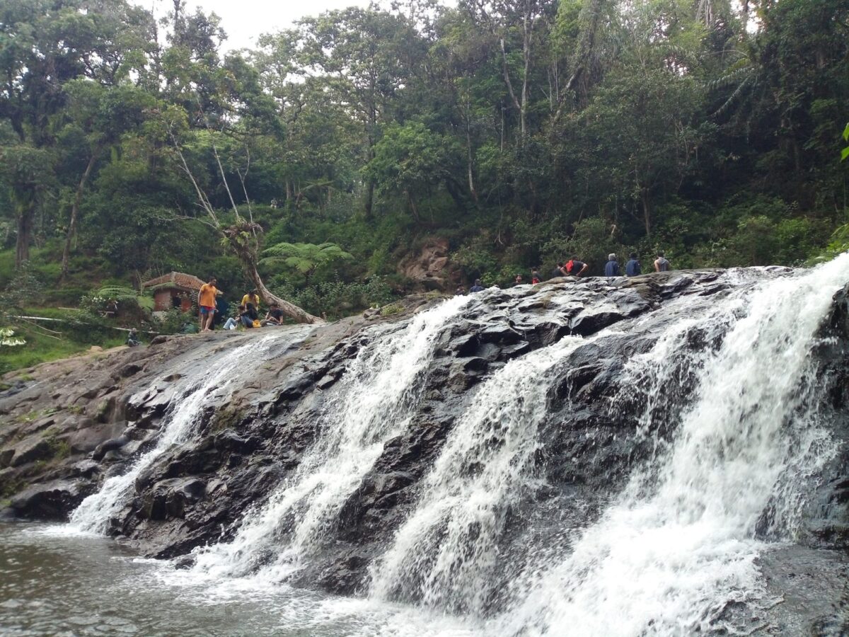 CURUG LAYUNG Tiket Masuk dan Aktivitas - September 2025