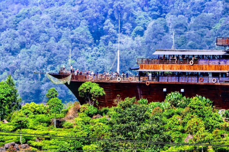 Pinisi Resto Situ Patenggang Tiket & Ragam Aktivitas