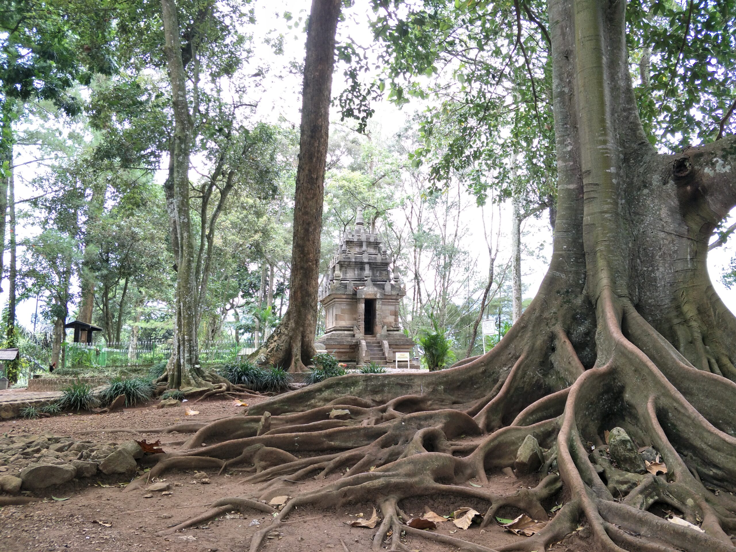 Candi Cangkuang Garut Tiket & Ragam Daya Tarik Maret 2021 - TravelsPromo
