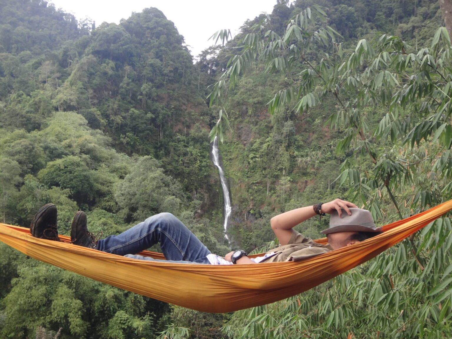 CURUG CIBAREUBEUY Tiket Masuk, Pesona, Fasilitas dan Akses Apr 2026