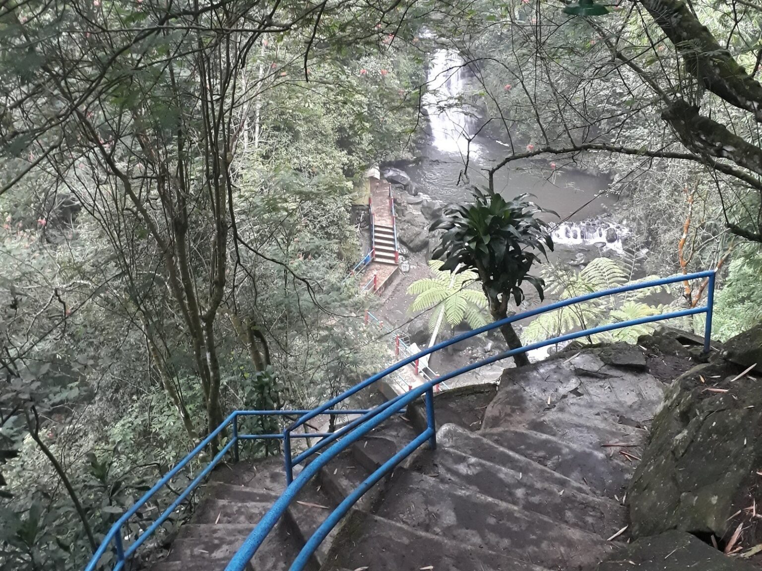 CURUG MUARA JAYA Keindahan di Lereng Gunung Cereme - November 2025