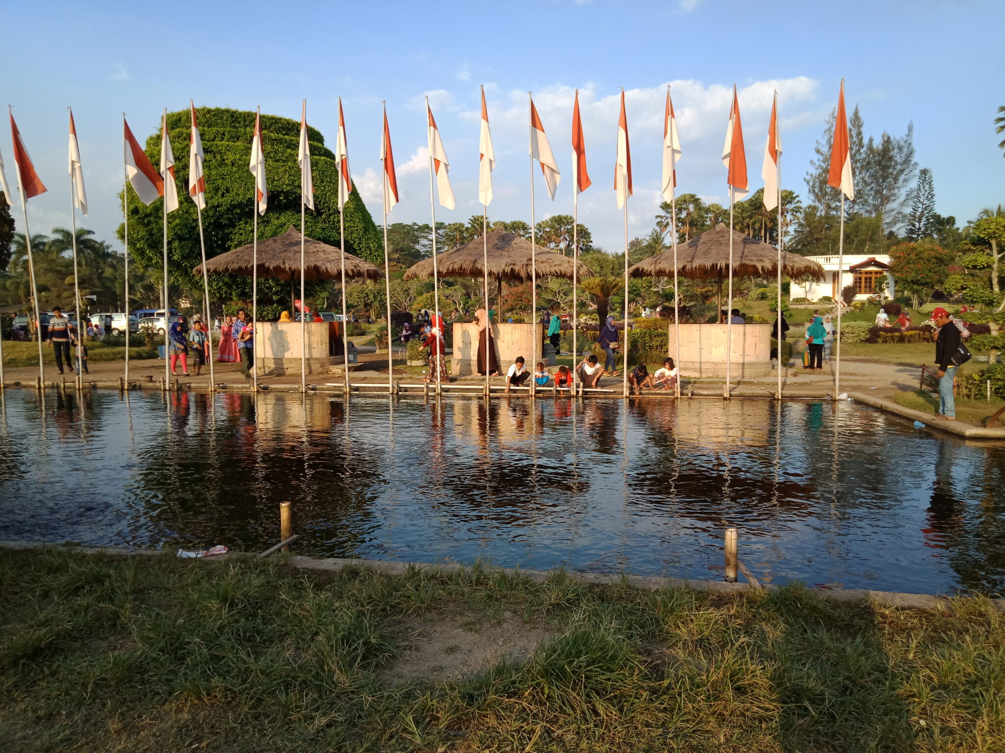 TAMAN SUPER GALAXY Jember: Tiket dan Daya Tarik - Desember 2024