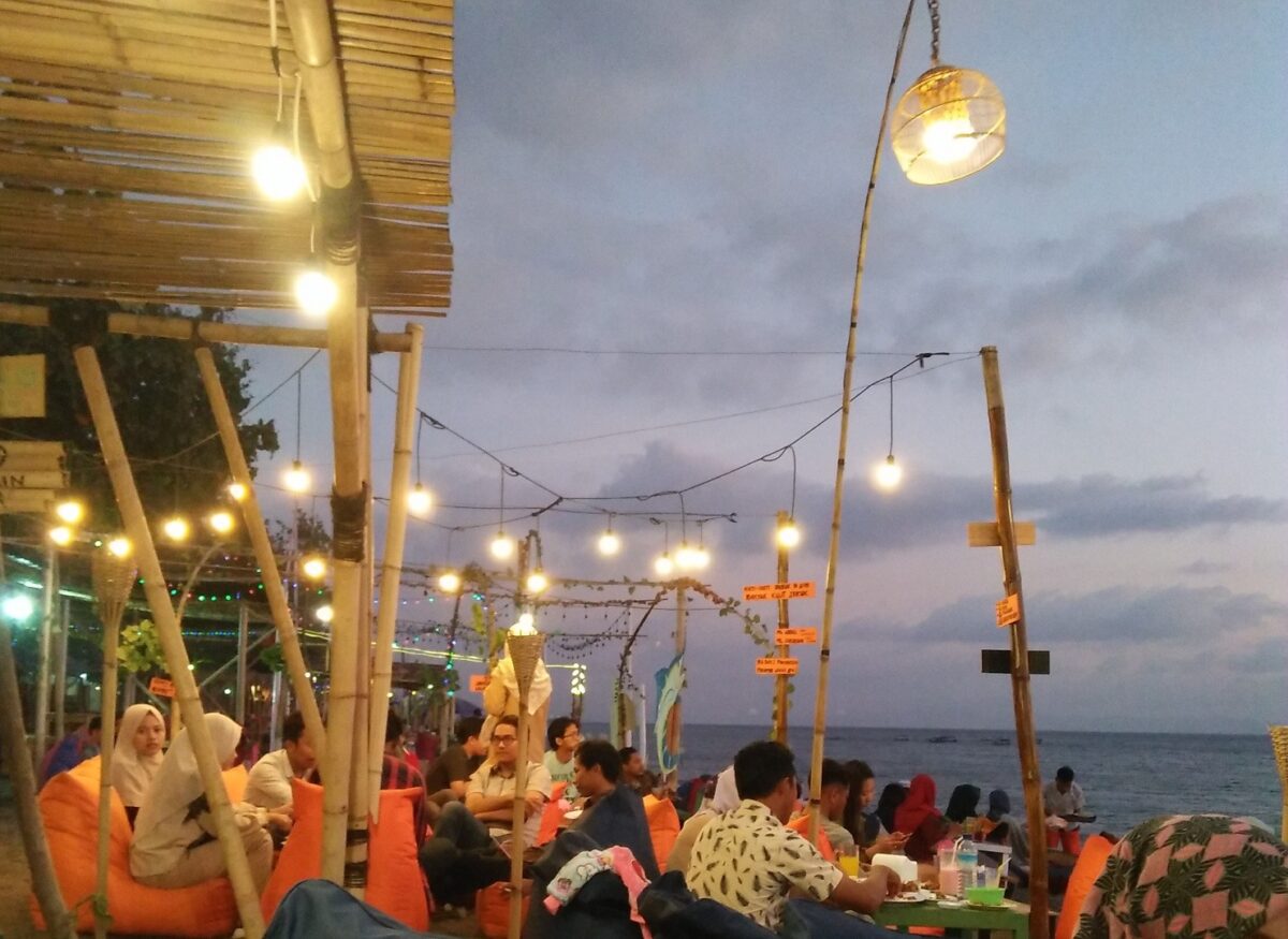 PANTAI SENGGIGI Tiket dan Ragam Aktivitas - Oktober 2025