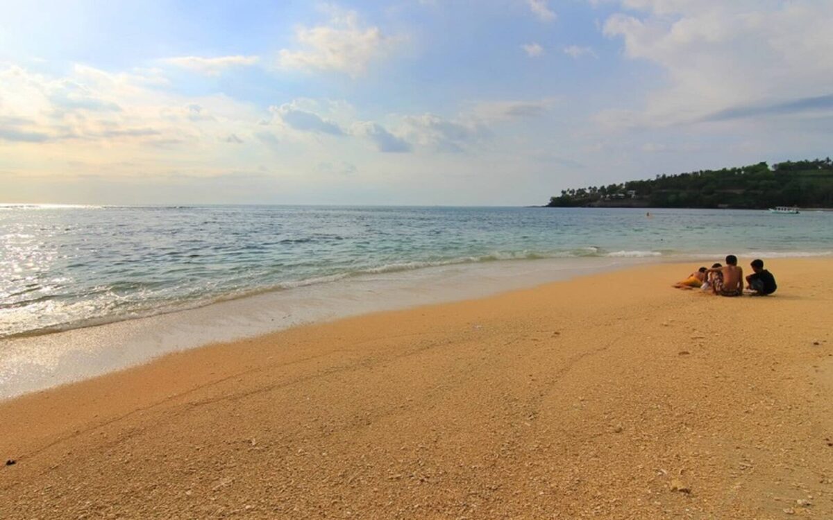 PANTAI SENGGIGI Lombok Tiket & Daya Tarik - Oktober 2025
