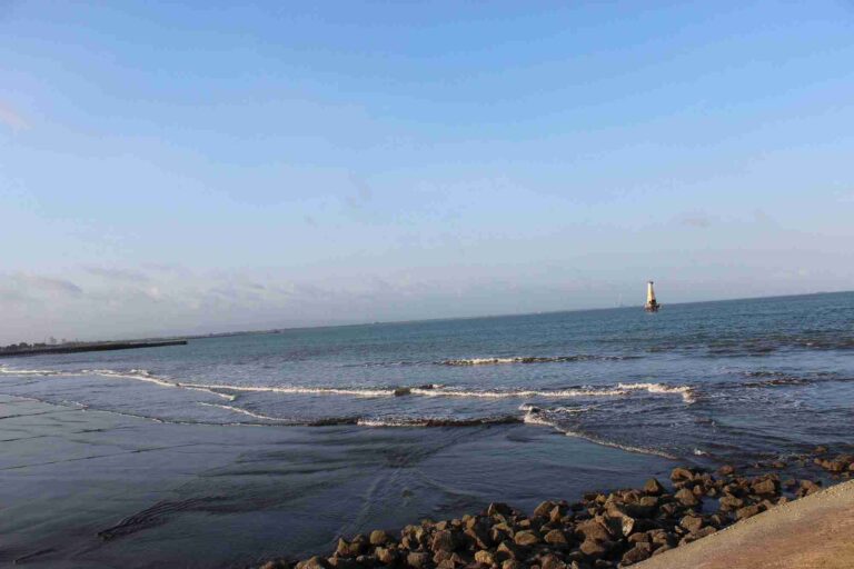 Pantai TELUK PENYU Cilacap Tiket & Aktivitas September 2020 - TravelsPromo