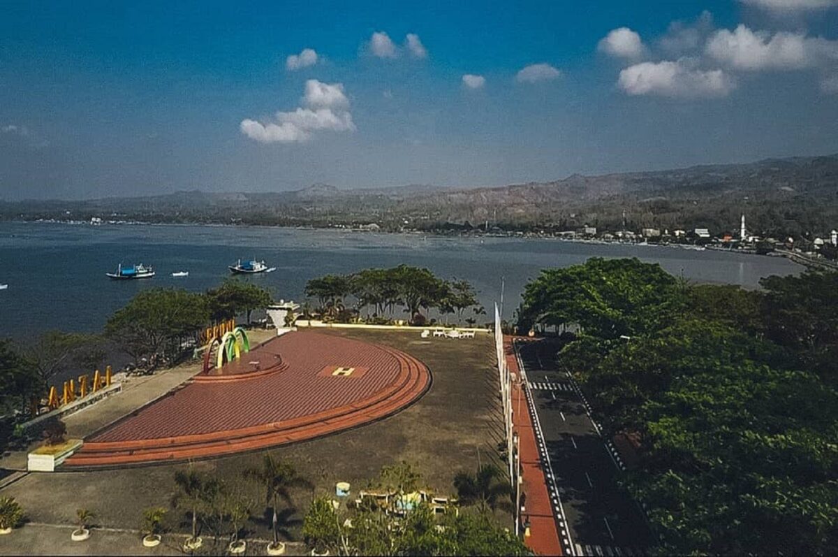 TRIBUN PANTAI SERUNI 8 Aktivitas Wisata Pilihan - September 2025