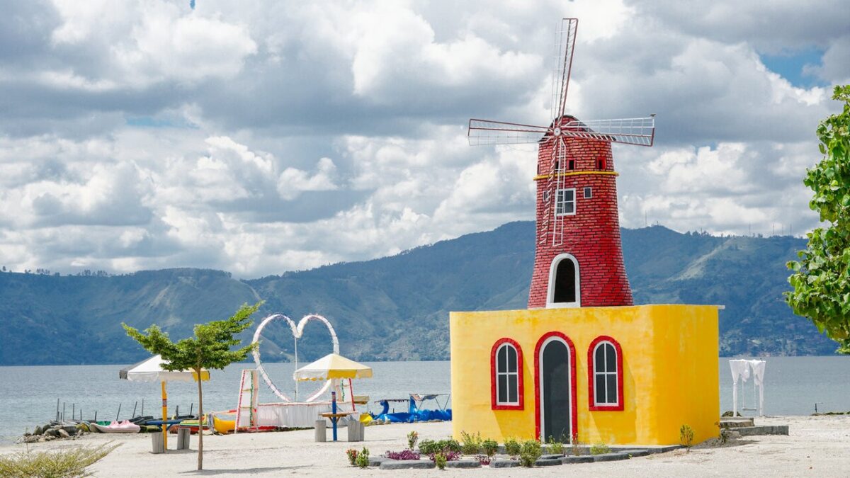 PANTAI BATU HODA Tiket Masuk dan Daya Tarik - Oktober 2025