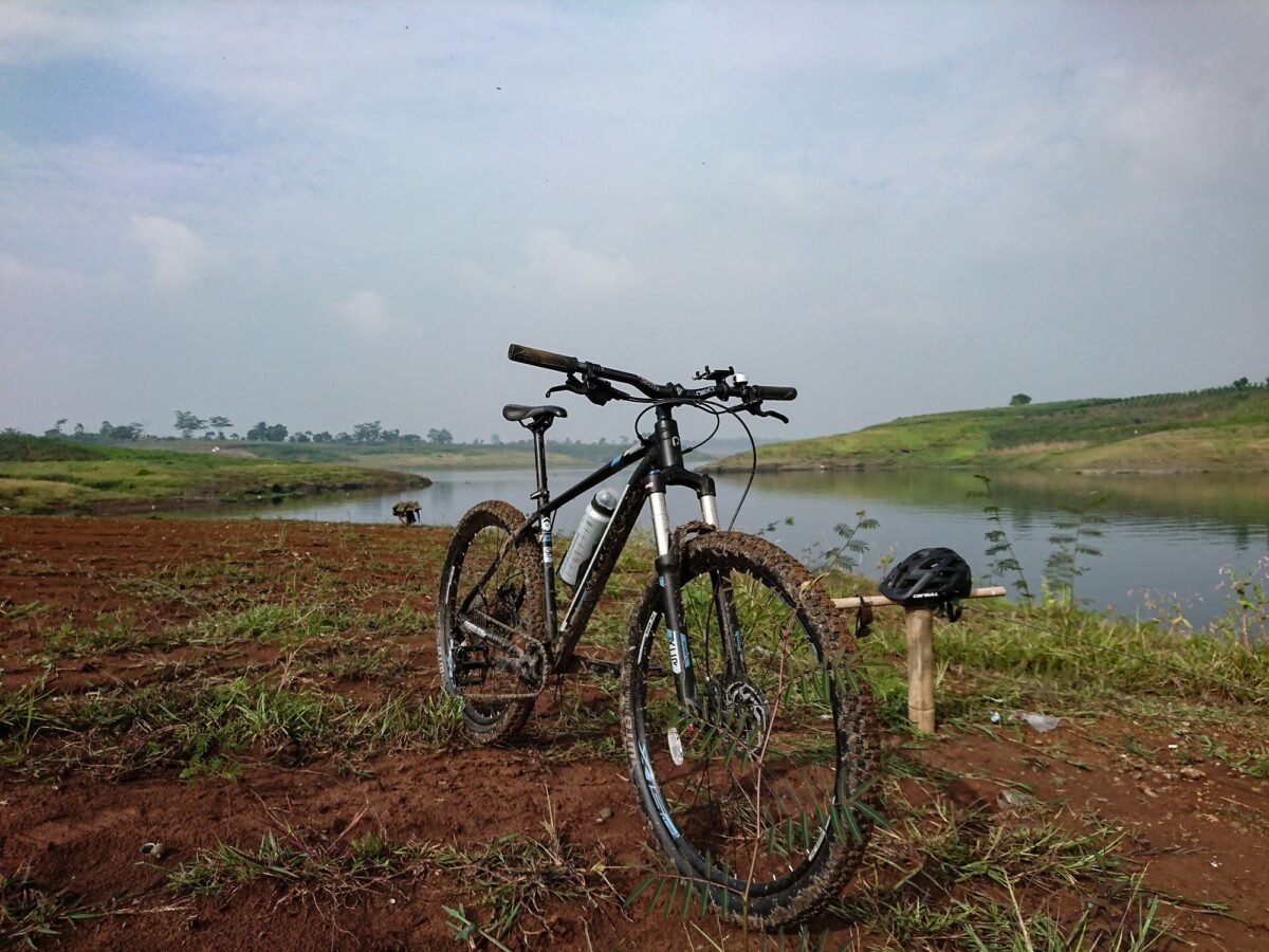 WADUK SAGULING: Wisata Danau Asri - Oktober 2025