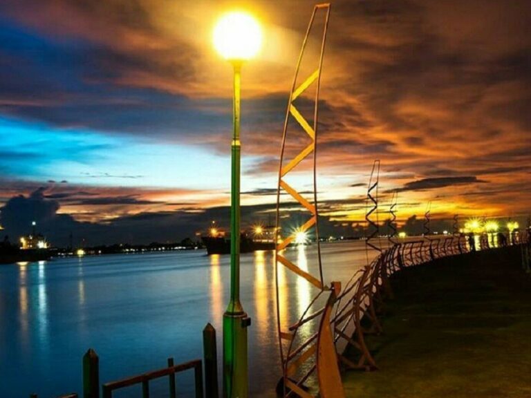 TUGU KHATULISTIWA Tiket dan Daya Tarik - Oktober 2025