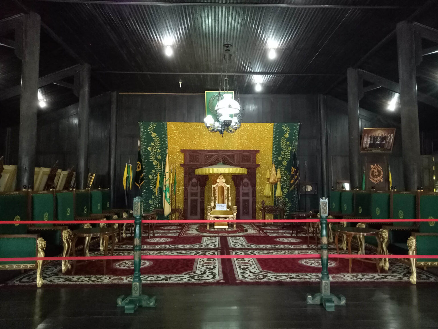 ISTANA KUNING: Tiket & 5 Aktivitas Menarik - Oktober 2025