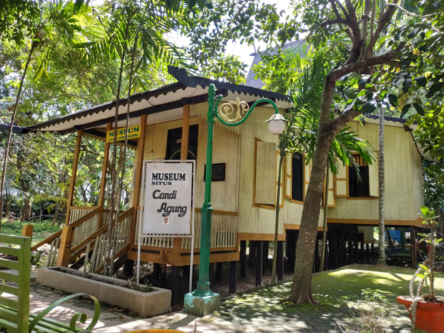 CANDI AGUNG AMUNTAI Tiket dan Daya Tarik - Oktober 2025