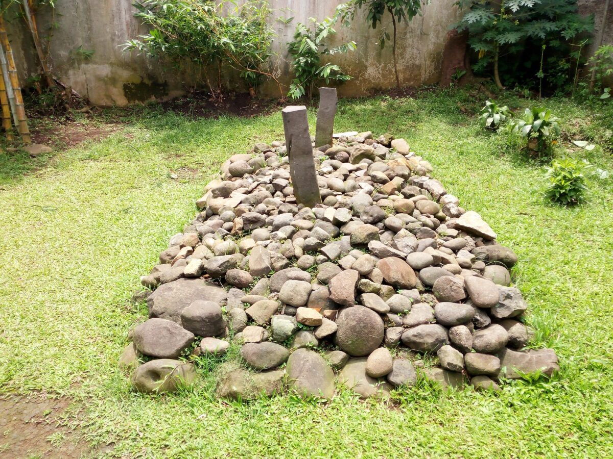 Prasasti Batu Tulis: Wisata Sejarah Padjajaran - September 2025