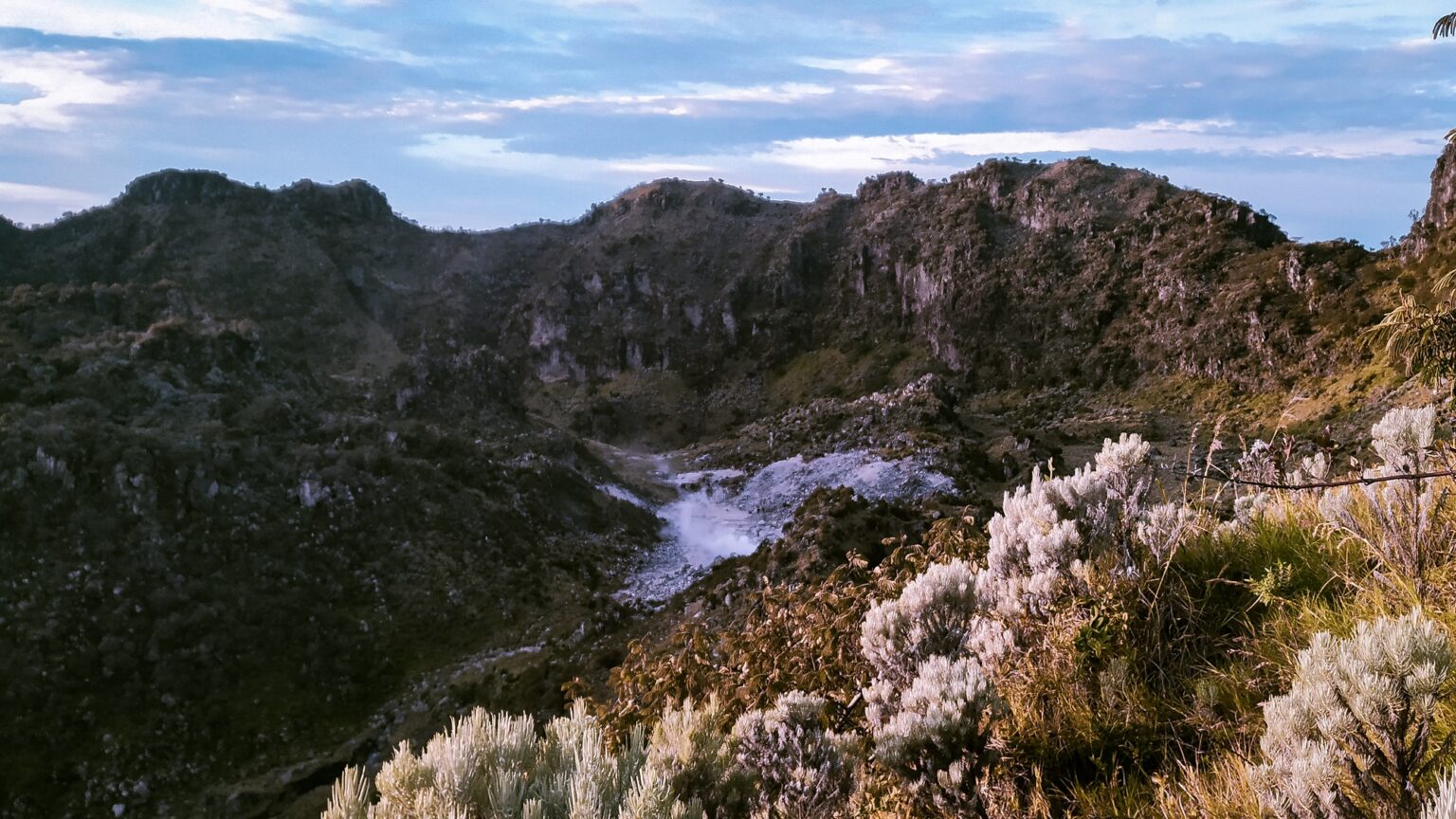 GUNUNG SUMBING Tiket & 4 Jalur Pendakian - Oktober 2025