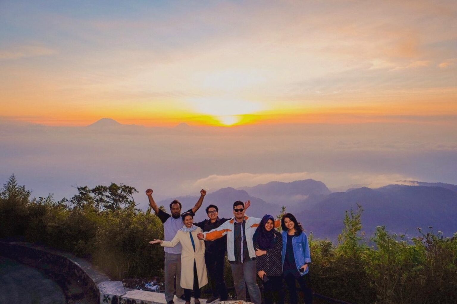 GUNUNG TELOMOYO Tiket Masuk, Daya Tarik dan Fasilitas - Oktober 2025