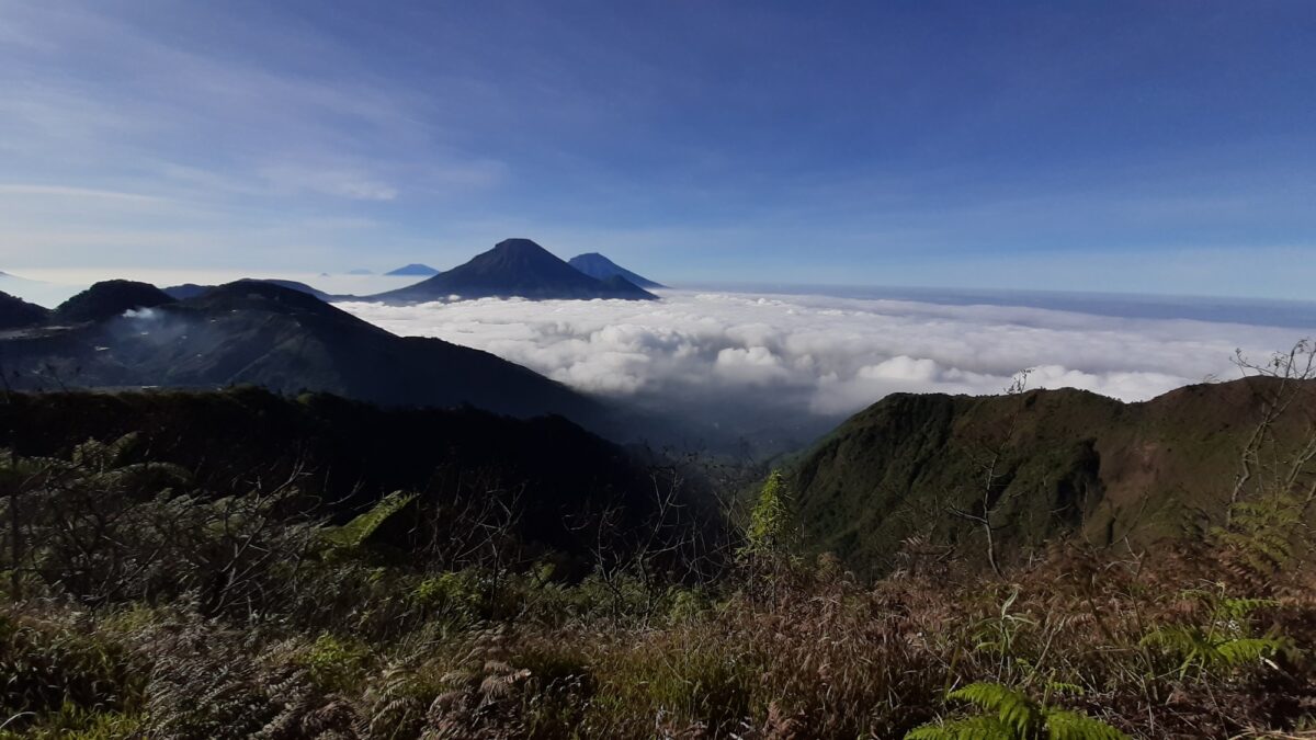 GUNUNG BISMO: Tiket & 5 Jalur Pendakian - Oktober 2025