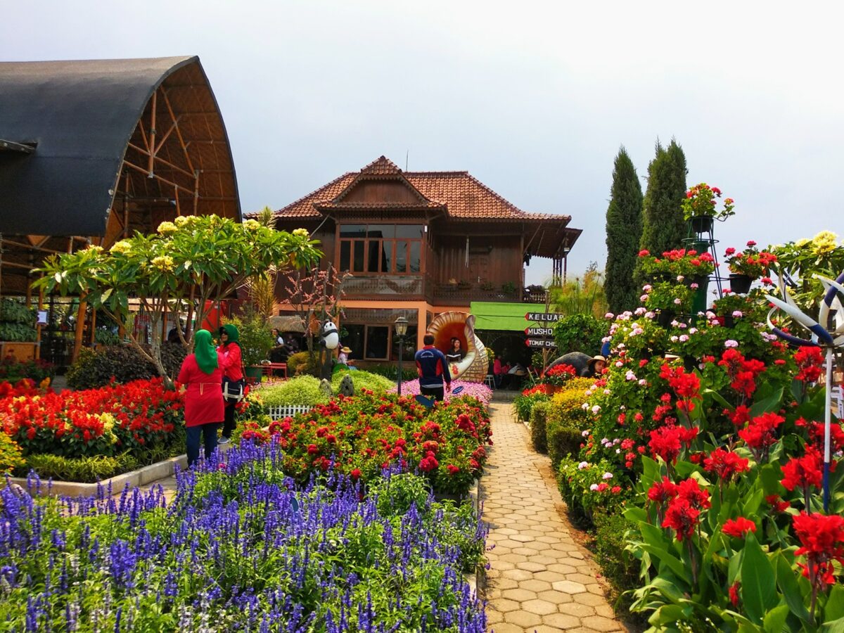 TEMPAT WISATA DI LEMBANG: 20 Destinasi Terbaik