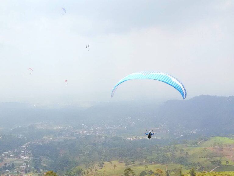 BUKIT PARALAYANG Kemuning Tiket & Bentang Alam Spektakuler Jun 2026