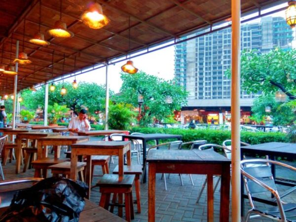 Pinisi Resto Situ Patenggang Tiket & Ragam Aktivitas