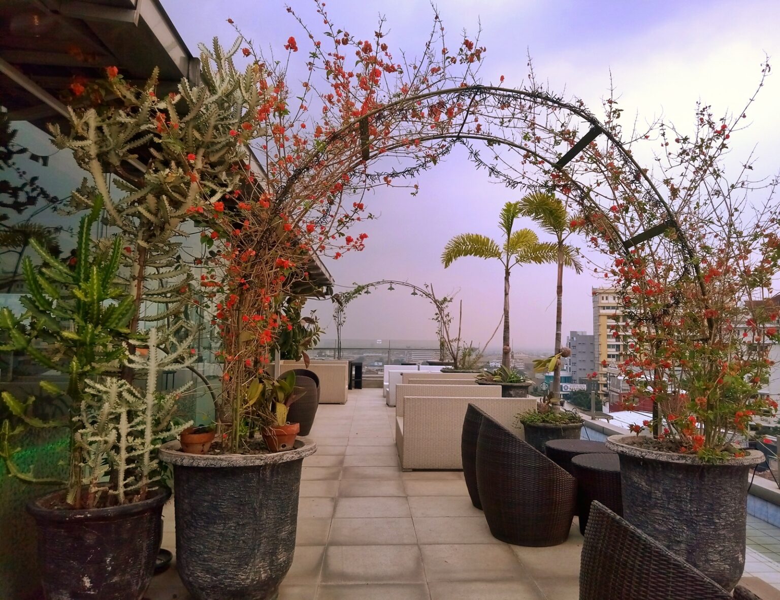 Goldstar 360 Bandung wisata kuliner pemandangan spektakuler