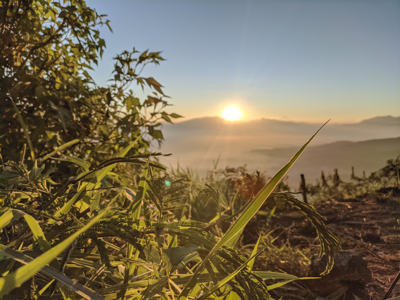 GUNUNG GEULIS Bandung Tetap Menawan Meski Tak Tinggi May 2026