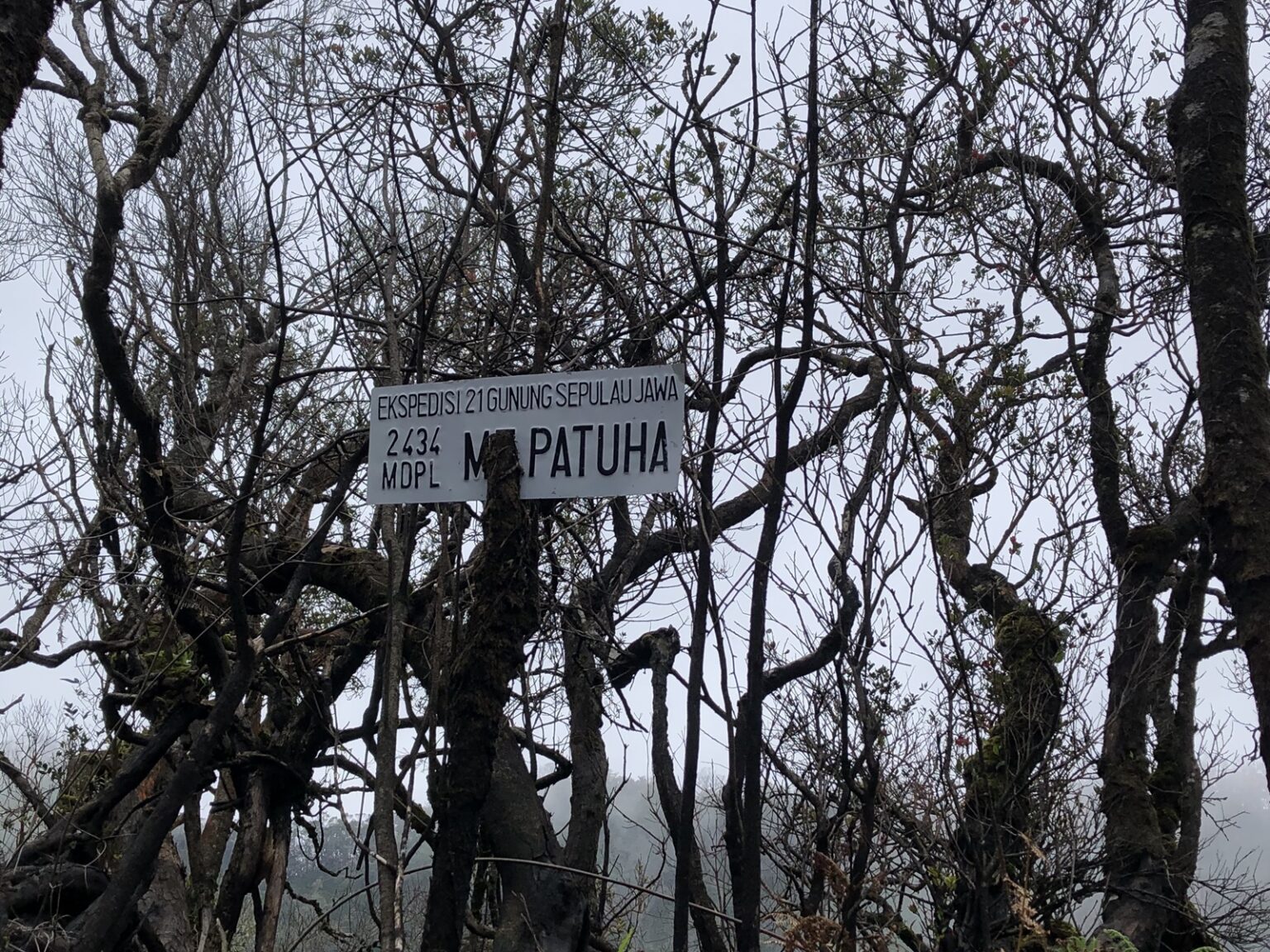 GUNUNG PATUHA Bandung Tiket Masuk & Jalur Pendakian - Oktober 2025