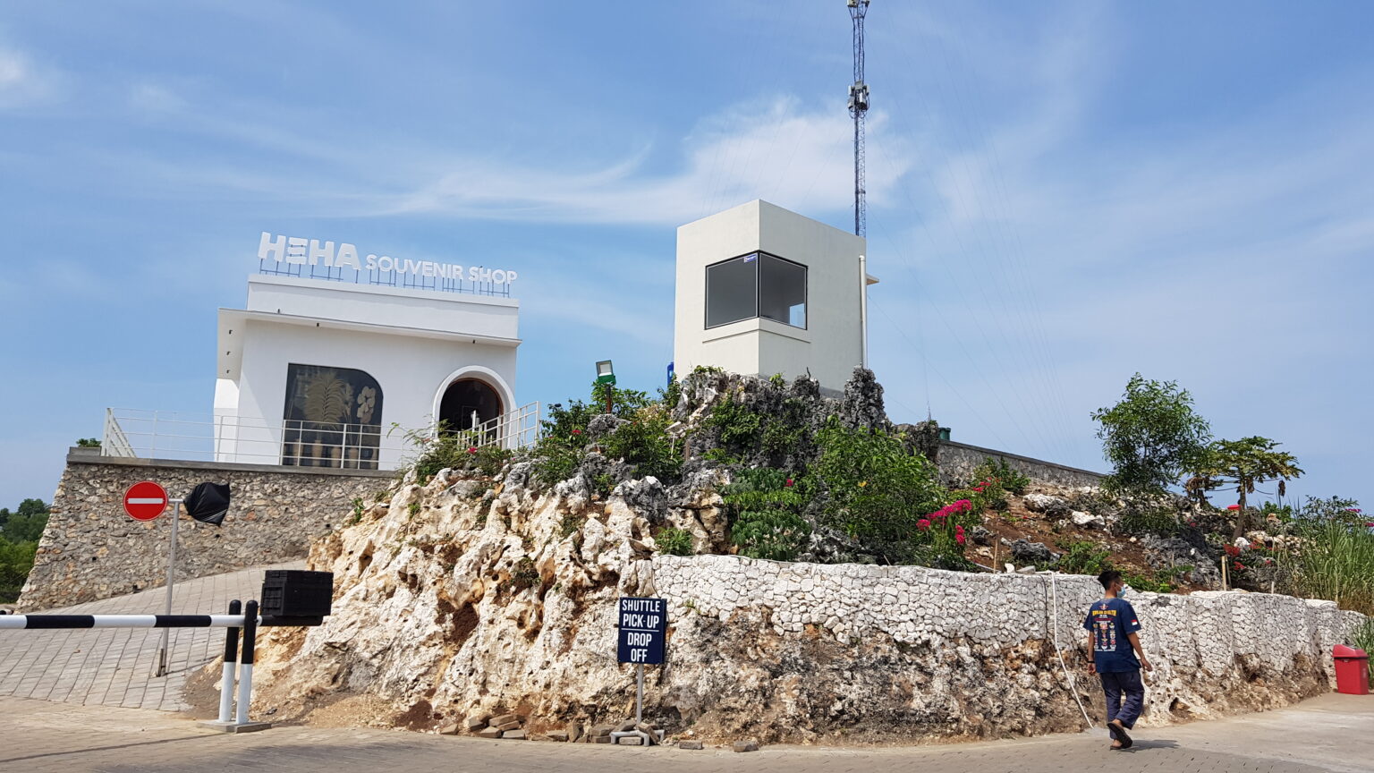 HeHa Ocean View Tiket Masuk, Aktivitas dan Fasilitas