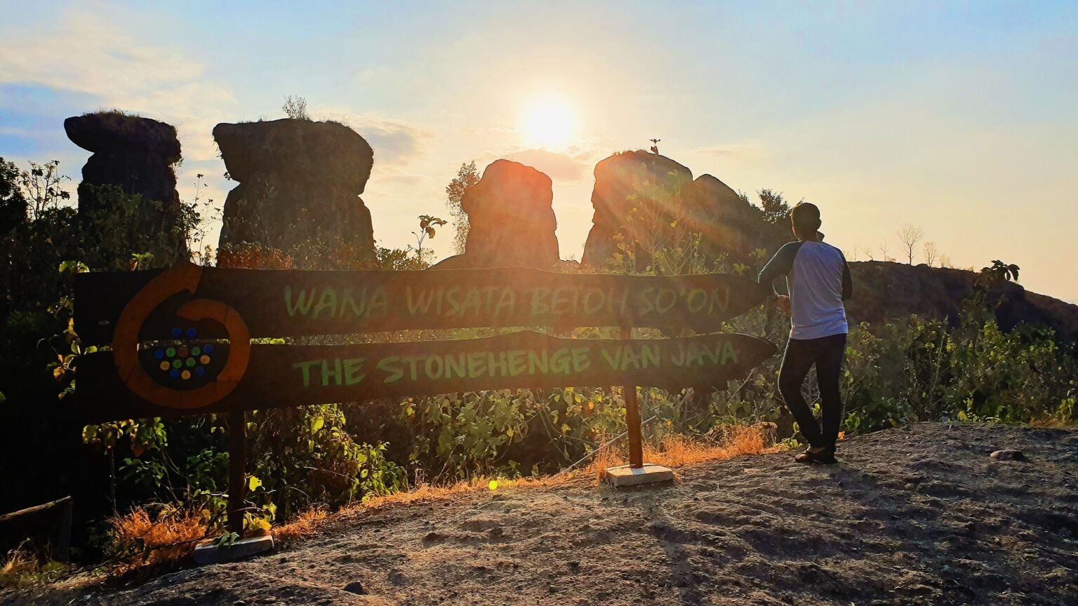Batu So'on Tiket & Keunikan Ala Stonehenge - September 2025