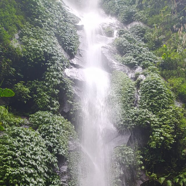 AIR TERJUN SEMIRANG Tiket Murah Ada Kolam Renang Alami - Oktober 2025