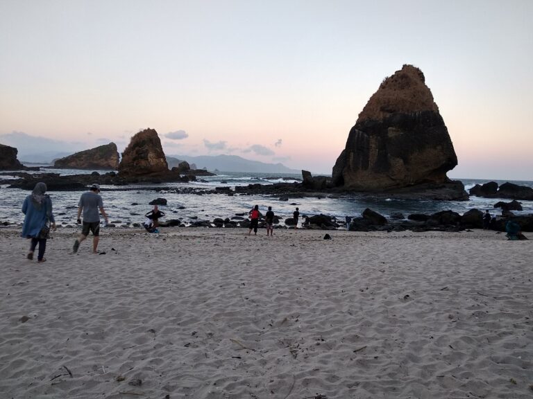 PANTAI PAPUMA Tiket & Ragam Pesona Memikat May 2026