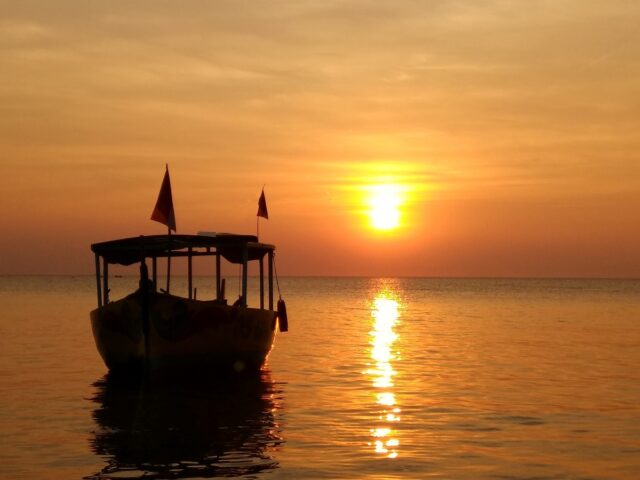 PANTAI BANDENGAN Jepara: Tiket & Ragam Aktivitas Juni 2026
