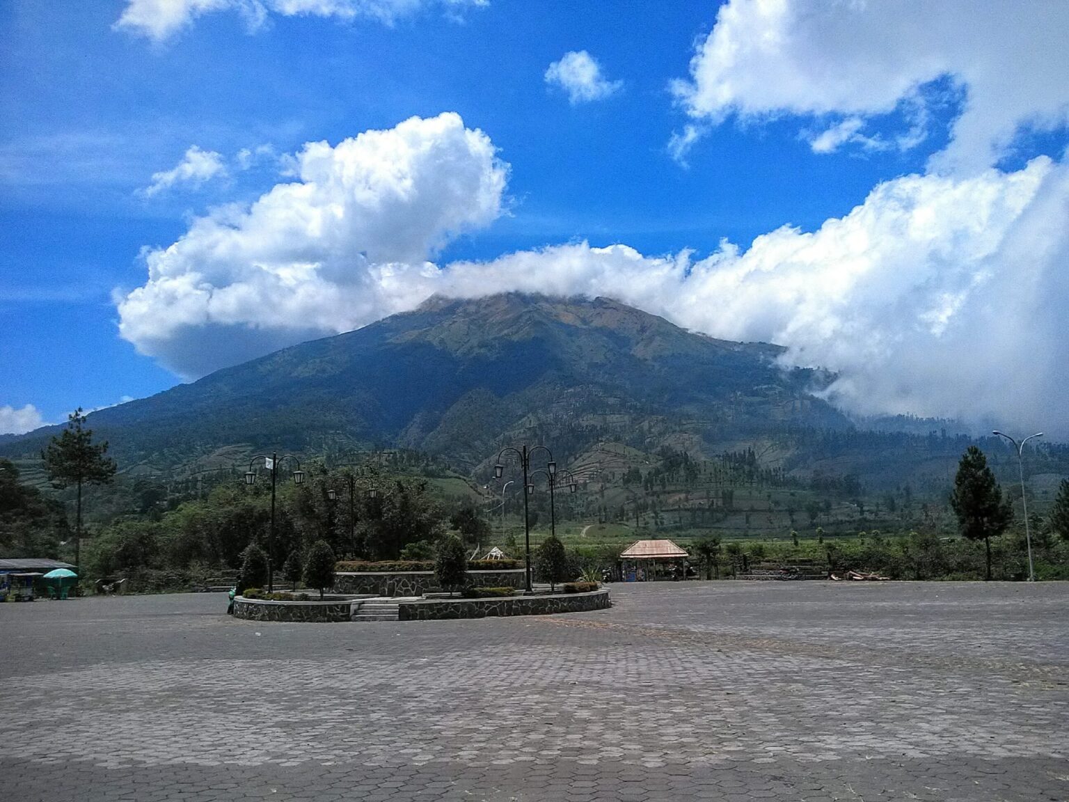 KLEDUNG PASS Tiket & Pesona 2 Gunung - September 2025