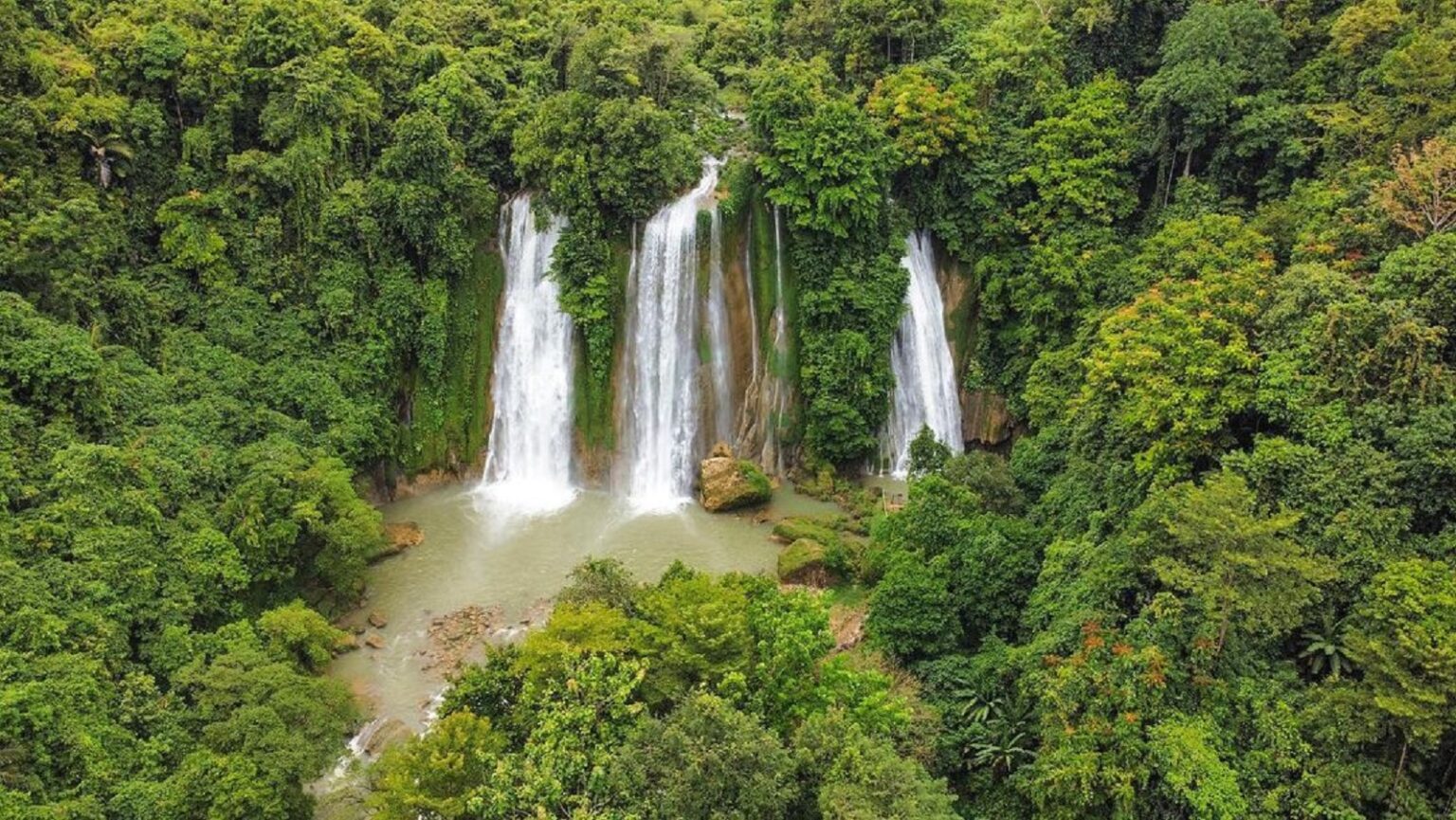 CURUG SUKABUMI: 7 Air Terjun Eksotik