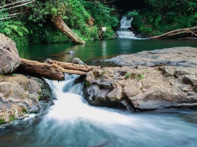 Segarnya 7 Destinasi Wisata Curug di Bandung