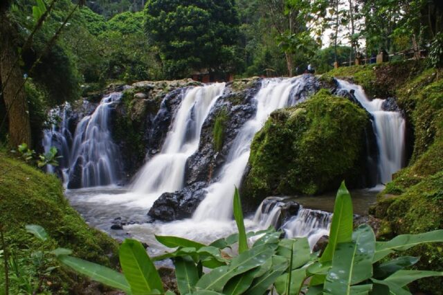 Segarnya 7 Destinasi Wisata Curug di Bandung