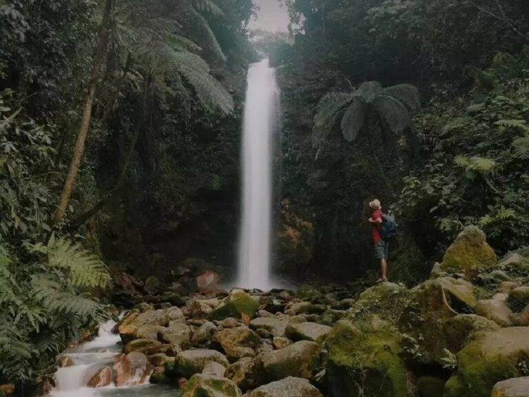 CURUG SUKABUMI: 7 Air Terjun Eksotik