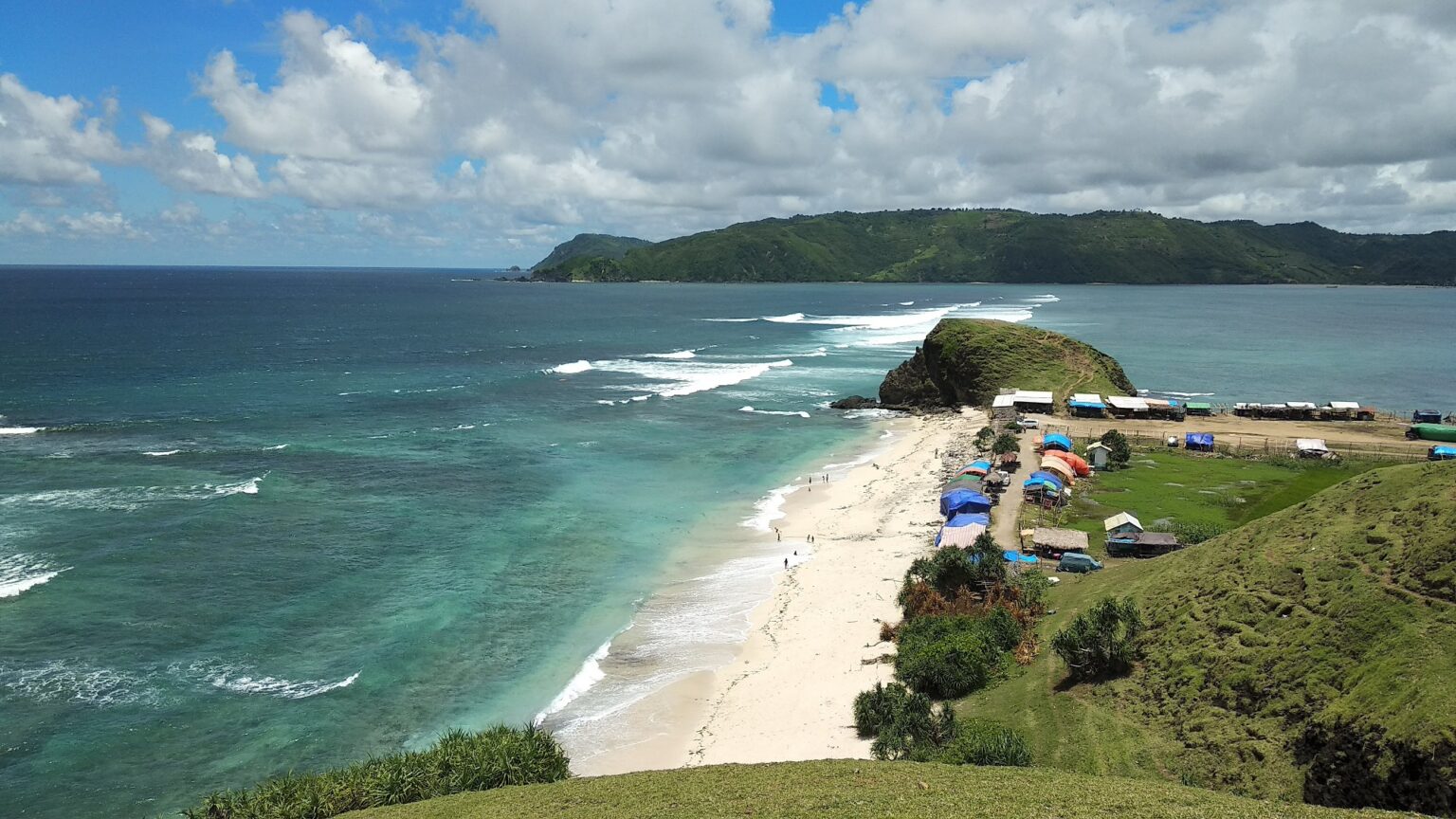 PANTAI SEGER Lombok Tiket & Daya Tarik Memukau Apr 2026
