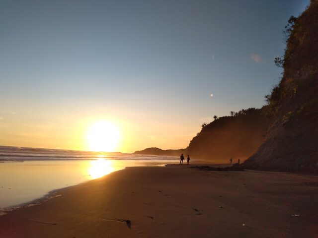 PANTAI SURUMANIS KEBUMEN Tiket & Daya Tarik - Desember 2025