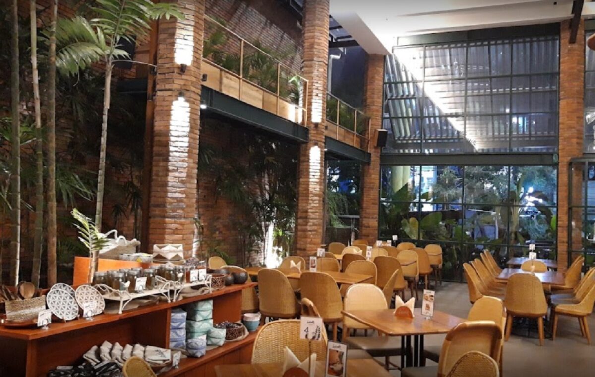 7 Rekomendasi Restoran Populer Di Surabaya