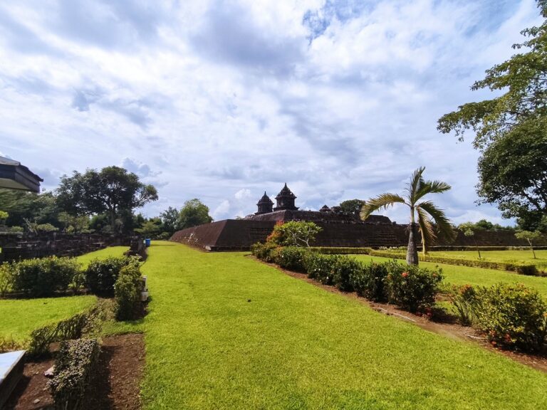 CANDI BARONG Tiket dan Keindahan Arsitektur - Oktober 2025